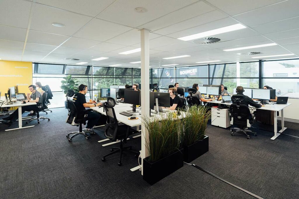 Choosing Between Onsite IT or Managed IT Services | Smile IT